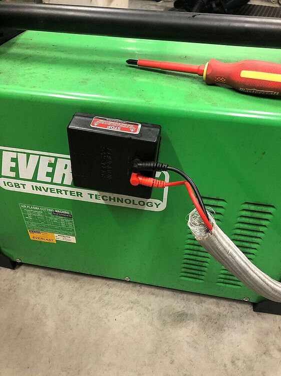 Is there anyone here that can make a cable for the crossfire pro ...